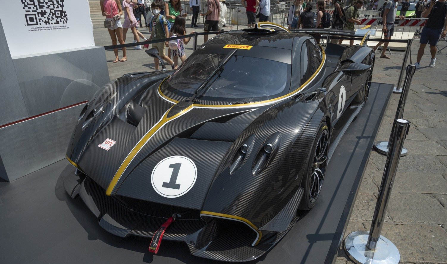 Pagani Huayra technical specifications and fuel economy